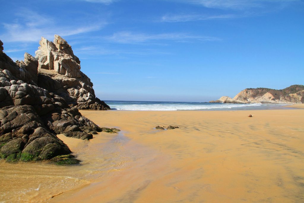 Maruta, el faro y La Llorona: lugares a conocer en las costas de Michoacán