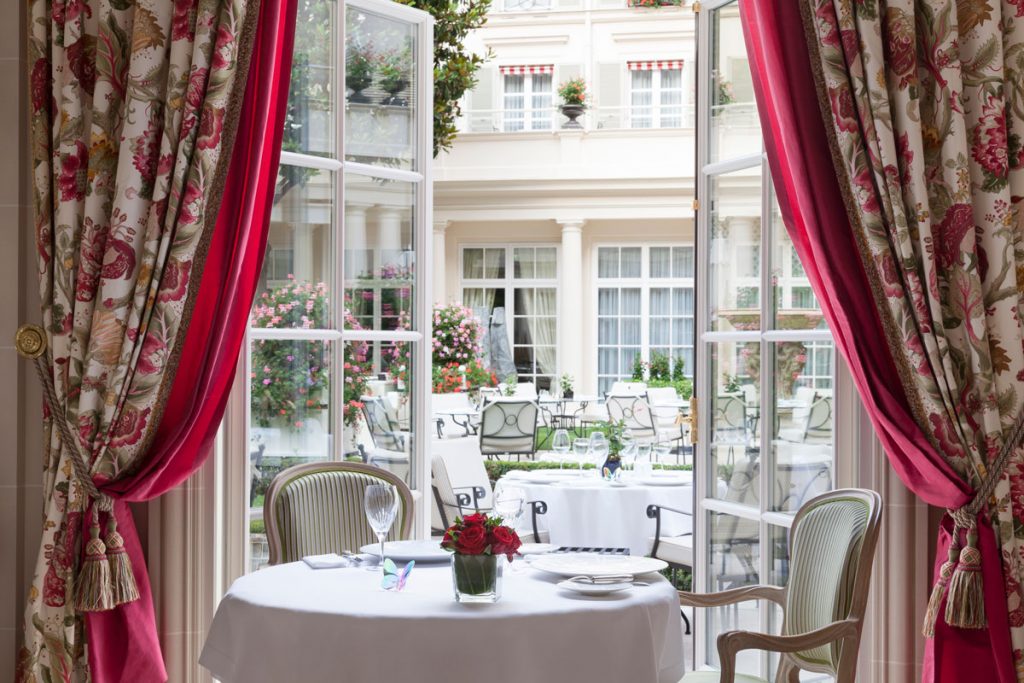 Le Bristol Paris, un hotel histórico con toda la esencia parisina