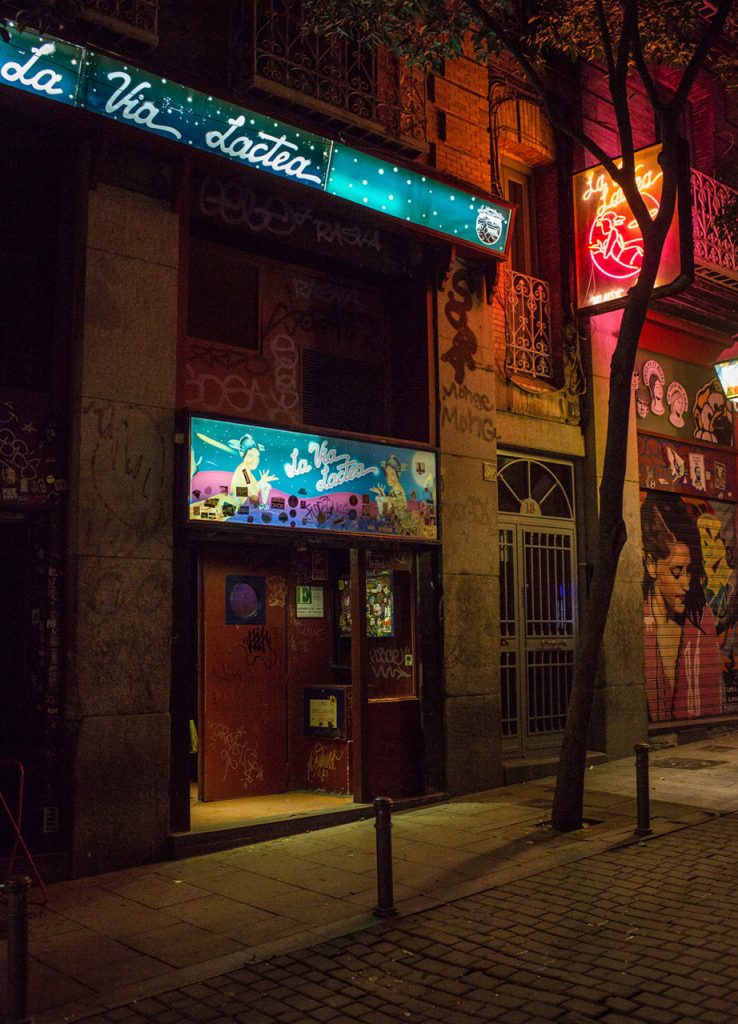 Madrid y la Movida madrileña: un itinerario por sus barrios