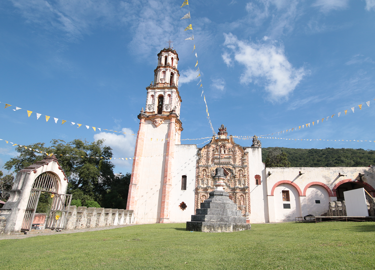 Entre pames, jonaces y el barroco: la Sierra Gorda