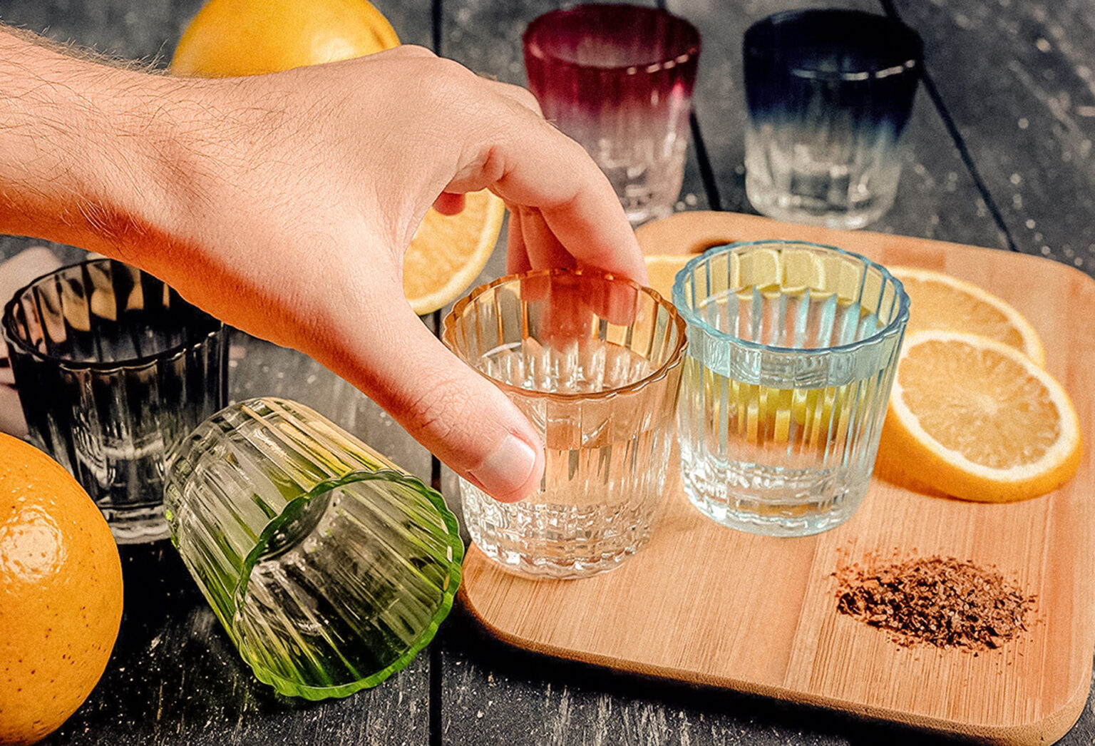 ¿Por qué el mezcal se toma en vasos de veladoras?