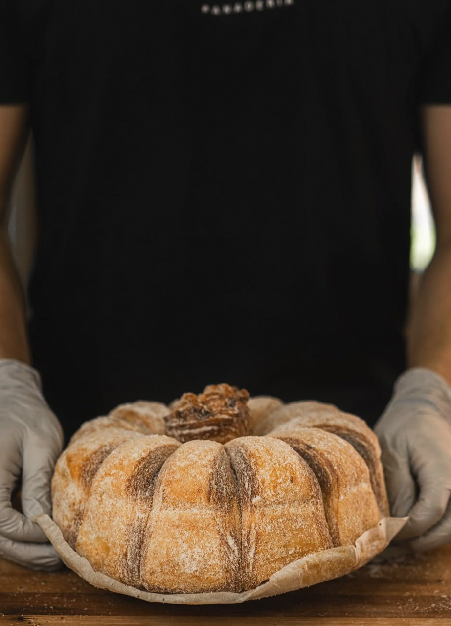02 interna Pan-Thion el pan de muerto gigante que está por todos lados ...